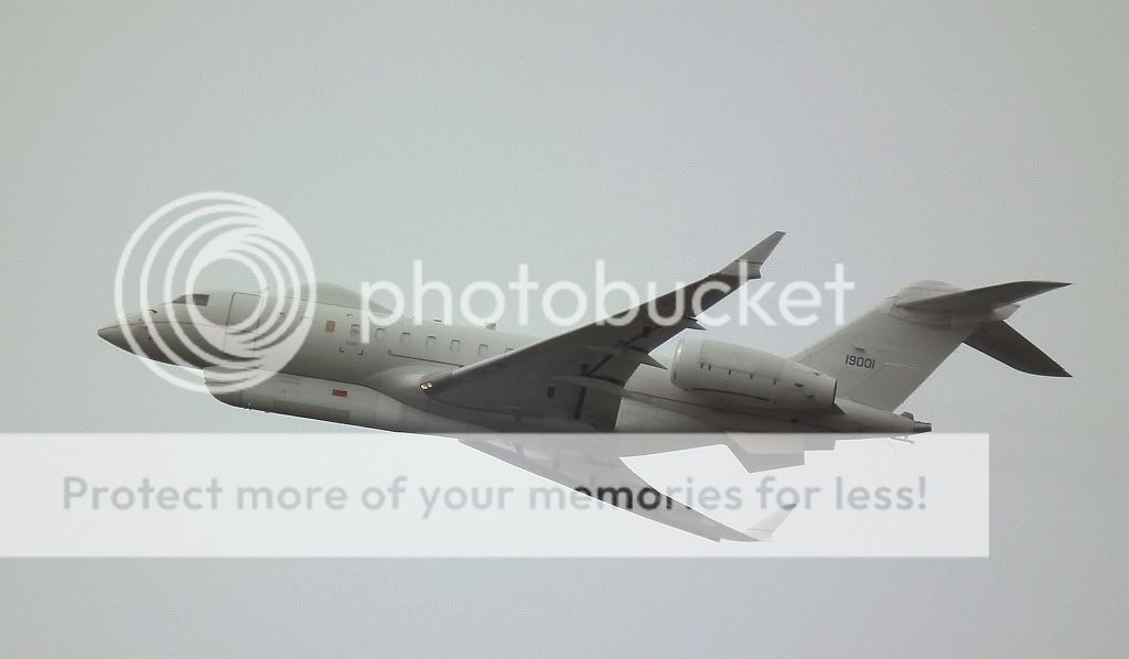 Gunship arrives and E11 departs Hall 14-7-11 - FighterControl